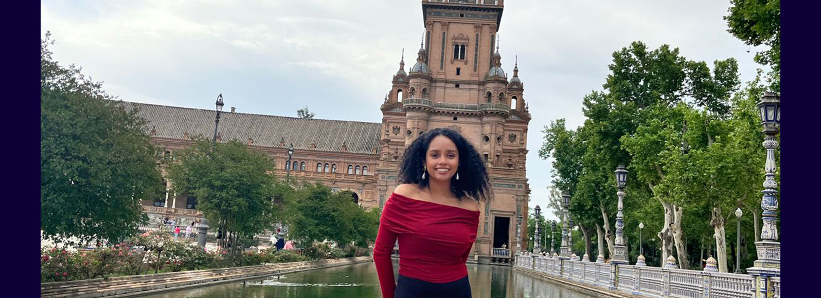 Carolina estudiante de la Santoto en España llega a Próxima Parada